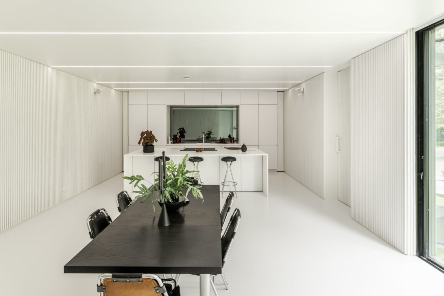 Invisible House | Bespoke Luxury Kitchen Design | Leicht kitchens